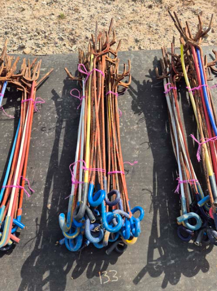 Lot 133 - 30 x Pig Tail Posts | AuctionsPlus