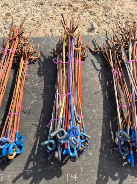 Lot 134 - 30 x Pig Tail Posts | AuctionsPlus