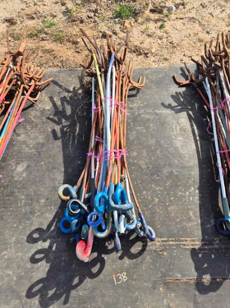Lot 138 - 30 x Pig Tail Posts | AuctionsPlus