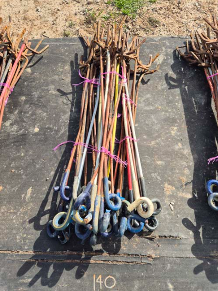 Lot 140 - 30 x Pig Tail Posts | AuctionsPlus