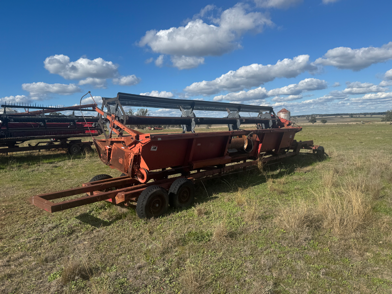 Lot 146 - CASE Header 1460 Comb & Trailer | AuctionsPlus
