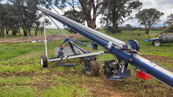 Lot 13 - Grainline Hydraulic Auger (46ft x 8inch) | AuctionsPlus