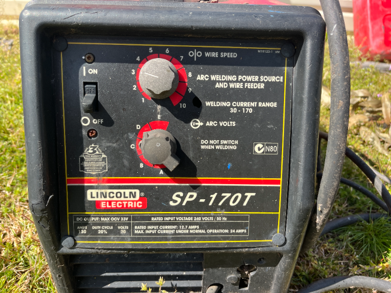 Lot 13 - Lincoln electric welder 170 amp MIG. Not working | AuctionsPlus