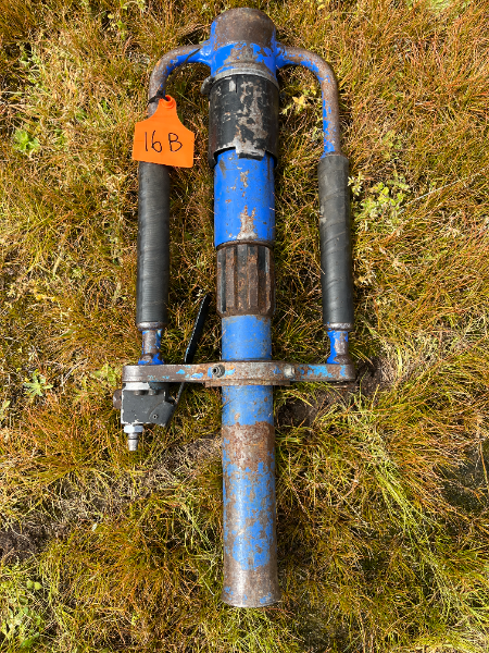 Lot 16 b - Marchant pneumatic post driver with steel picket attachment ...