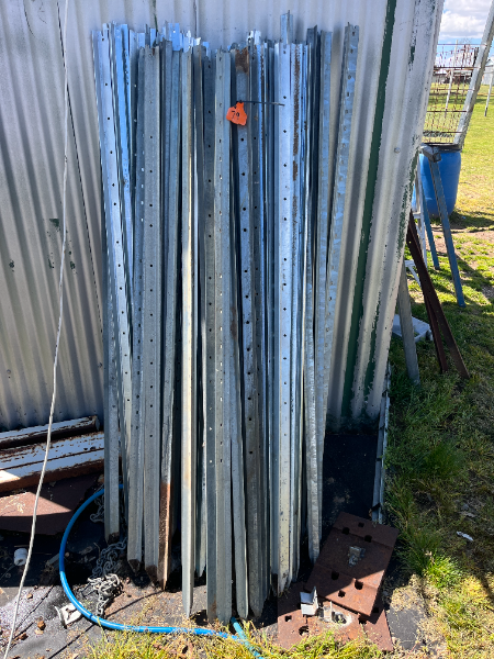 Lot 79 - Approximately 60 gal steel posts of various brands | AuctionsPlus