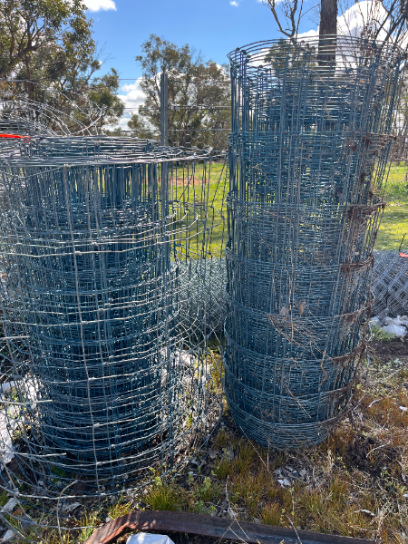 Lot 83 - 3 x part rolls of hinge joint | AuctionsPlus