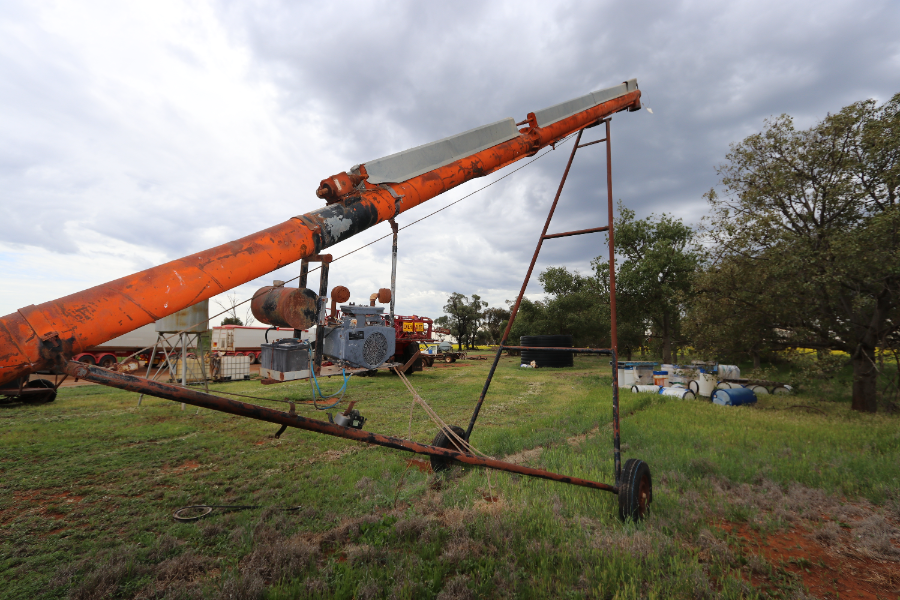 Lot 88 - Auger | AuctionsPlus