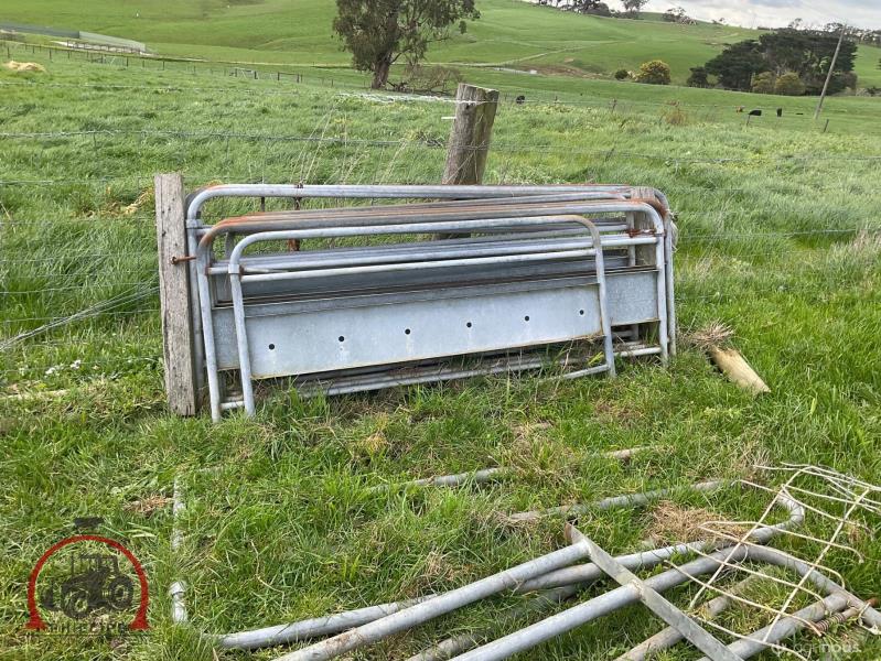 Lot 37 - 8 x Calf Pen Gates | AuctionsPlus