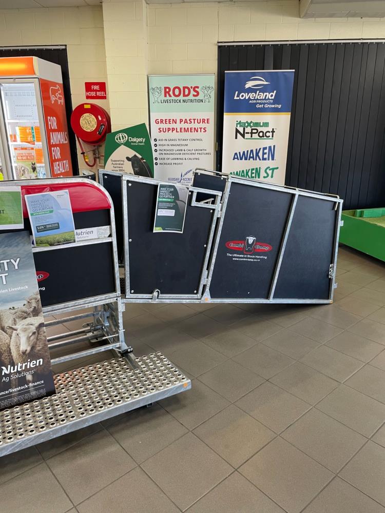 Lot 22 - Combi Clamp Ramp Only | AuctionsPlus