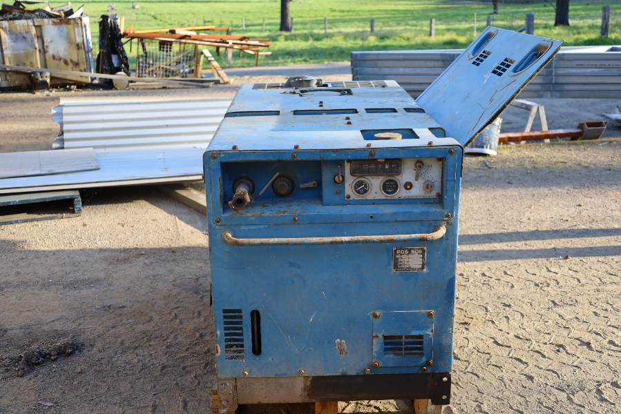 Lot 93 - PDS 90S AIR COMPRESSOR | AuctionsPlus