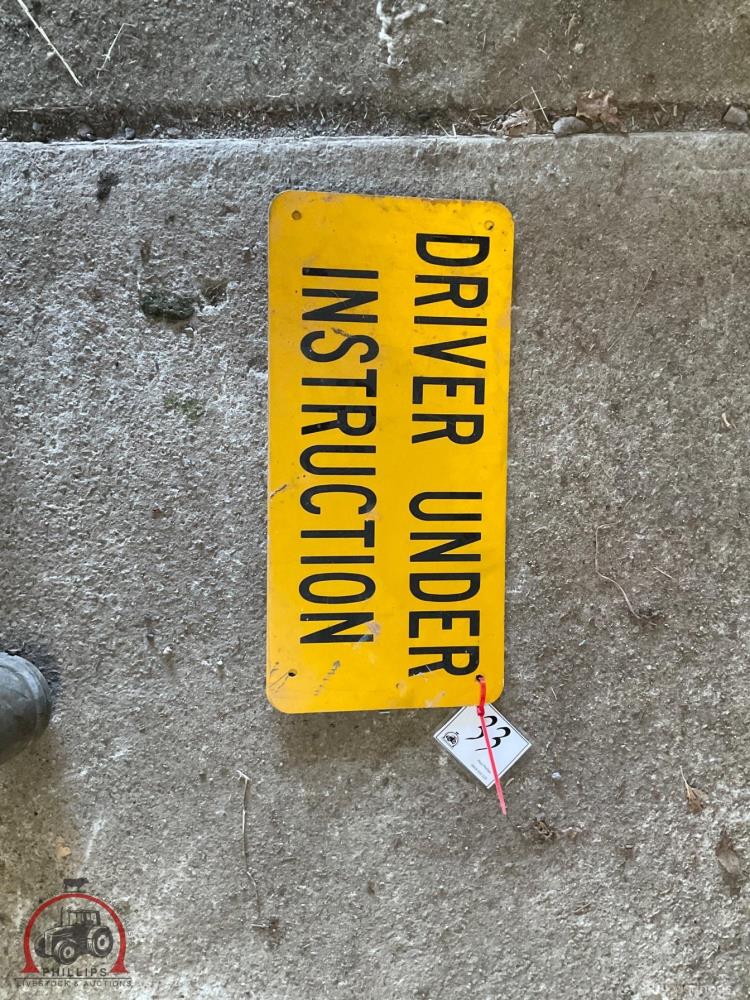 Lot 33 - Driver Under Instruction Signs | AuctionsPlus
