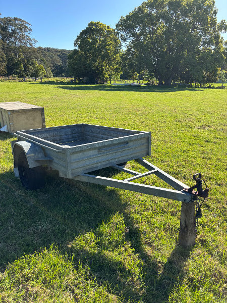 Lot 100 - 6X4 GAL BOX TRAILER | AuctionsPlus