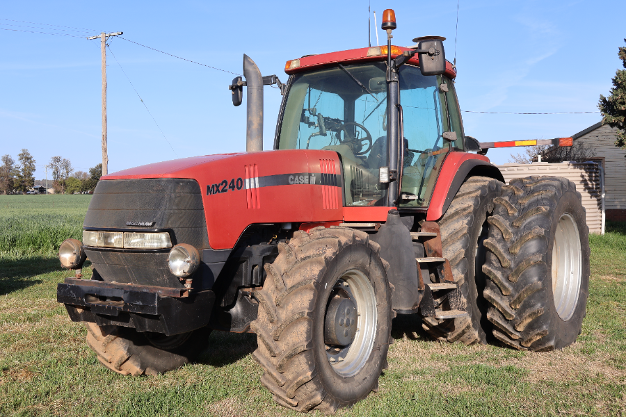 Lot 3 - CASE MX 240 - Magnum | AuctionsPlus
