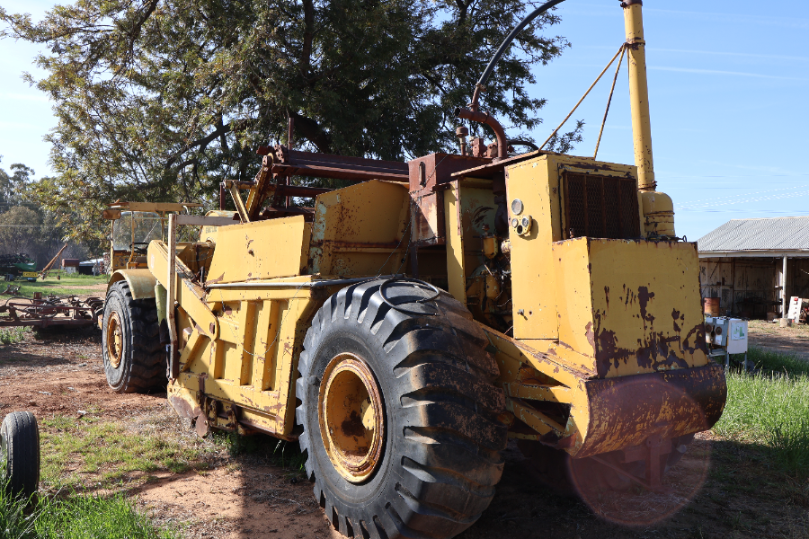 Lot 18 - Euclid Scraper | AuctionsPlus