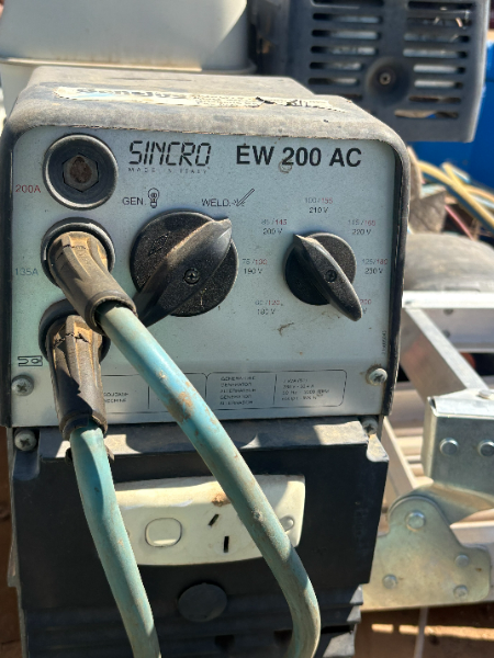 Lot 17 - Genelite Sinco Generator Welder | AuctionsPlus