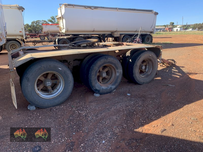 Lot 32 - (9006) Dolly set for side tippers | AuctionsPlus