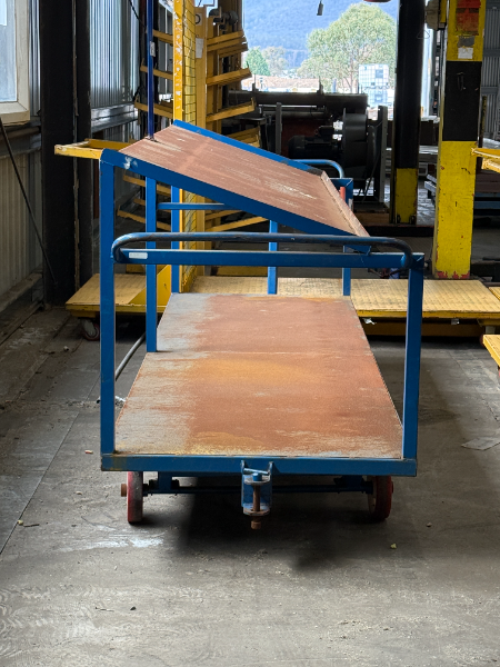 Lot 12 - Two Tier custom tug trailer 3150L x 900W, top tier is 570 ...