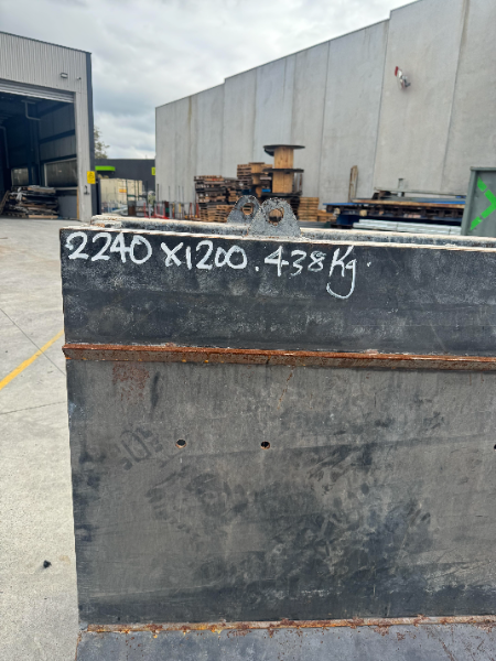 Lot 38 - 2 x Pre-Cast Edge Forms 2240 x 1200 x 350 approx. weight ...