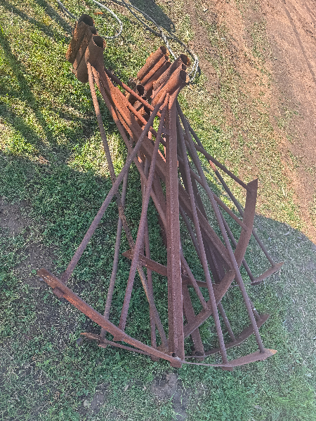Lot 73 - Stock crate stands | AuctionsPlus