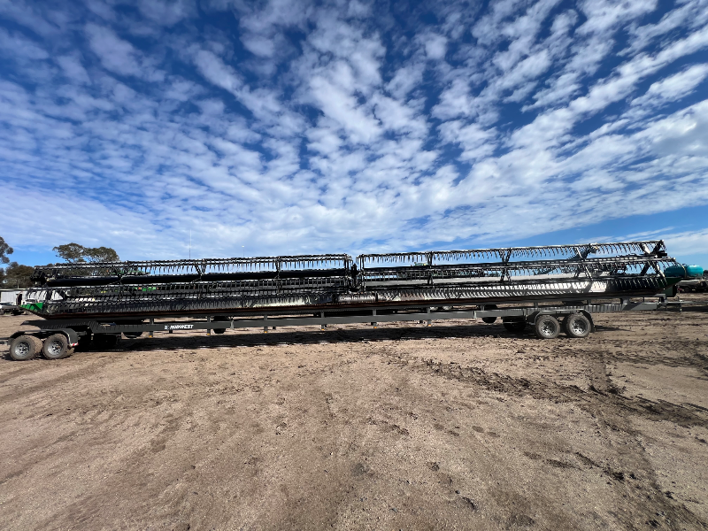Lot 7 - 2020 Midwest 60ft Draper Front & 4 axle Midwest Trailer ...