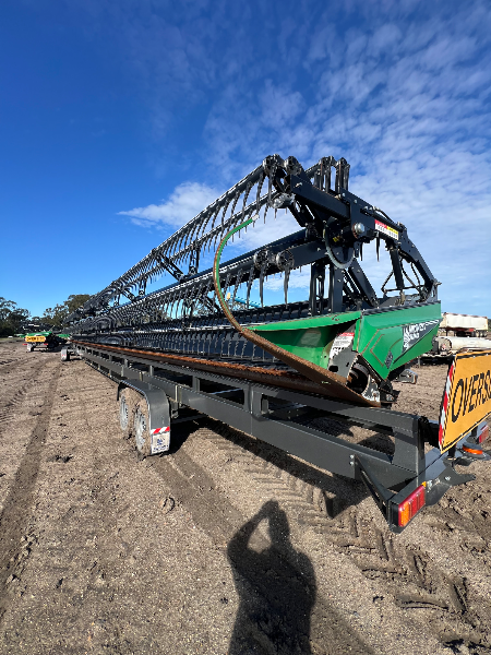 Lot 8 - 2020 Midwest 60ft Draper Front & 4 axle Midwest Trailer ...
