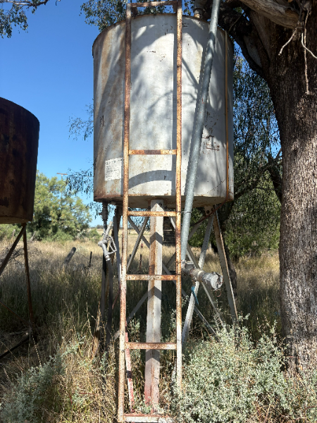 Lot 57 - 1,000 ltr upright fuel tank | AuctionsPlus