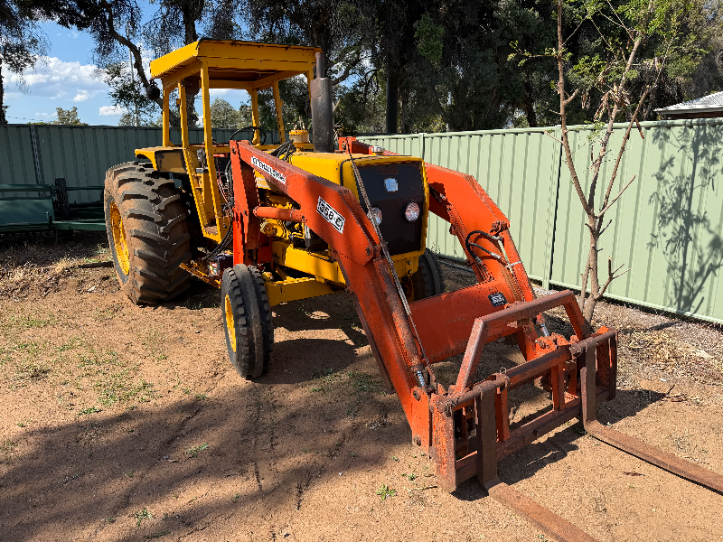 Lot 118 - Chamberlain Tractor and FEL | AuctionsPlus
