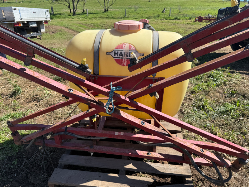 Lot 28 - Hardi Boom Spray - 400 litres | AuctionsPlus