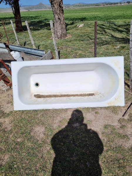 Lot 85 - Bath | AuctionsPlus