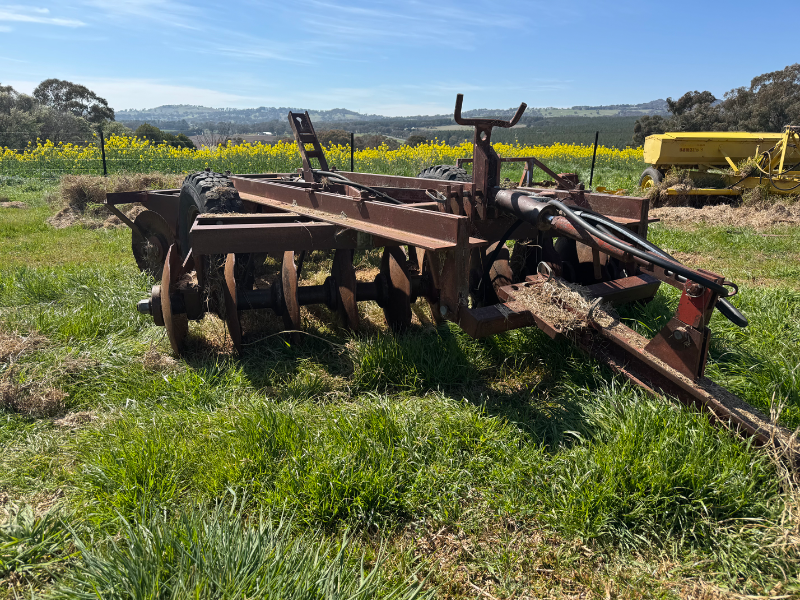 Lot 5 - Jarrett Implements Plough | AuctionsPlus