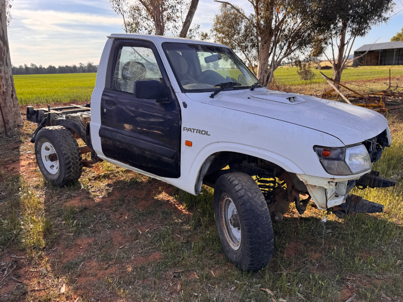 Lot 38 - 2002 Rolling Body Patrol. | AuctionsPlus