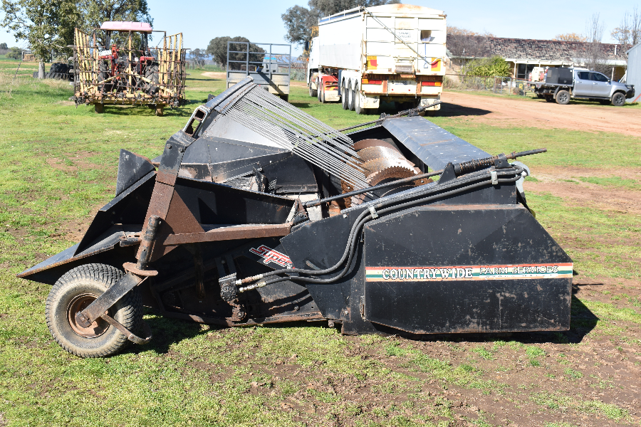 Lot 3 - Country Wide Canola Pick-up Front. | AuctionsPlus