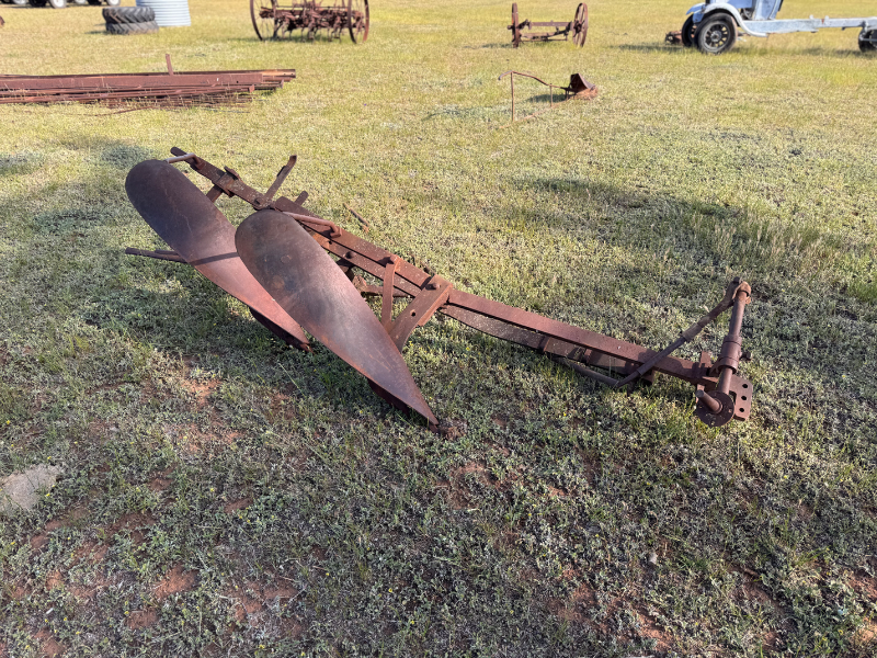 Lot 165 - Double Drawn Horse Plough. | AuctionsPlus