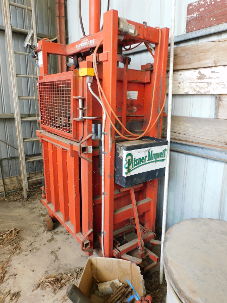 Lot 183 - Sunbeam Super Matic Hydraulic Wool Press | AuctionsPlus