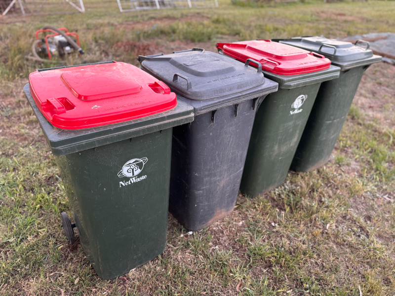 Lot 186 - 4 x Bins. | AuctionsPlus