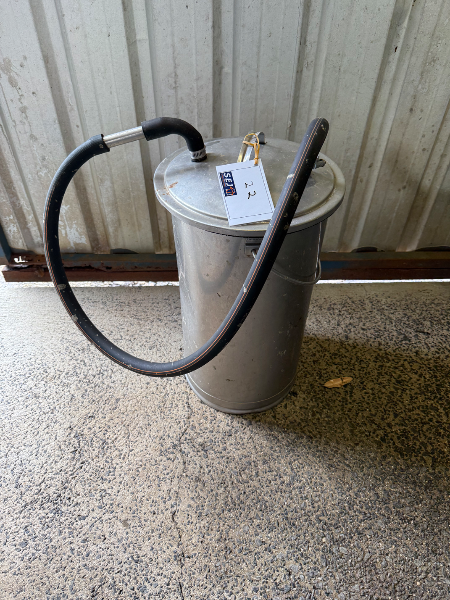 Lot 22 - SS TEST BUCKET | AuctionsPlus