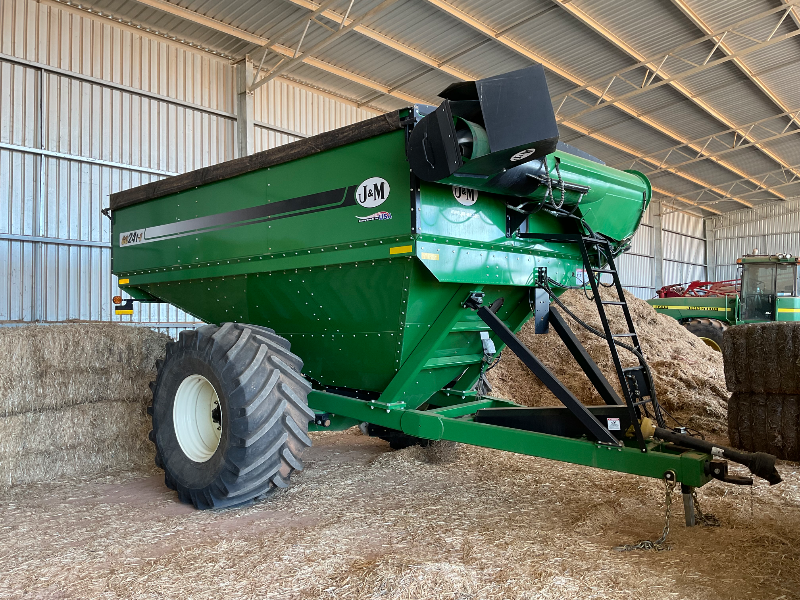Lot 12 - 24T J&M Chaser Bin | AuctionsPlus