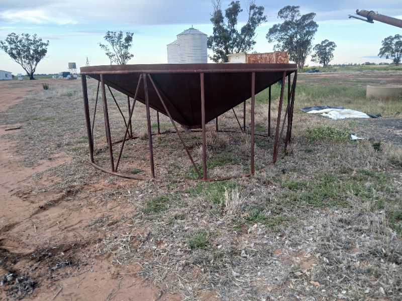 LOT 33 - SILO CONE BASE | AuctionsPlus