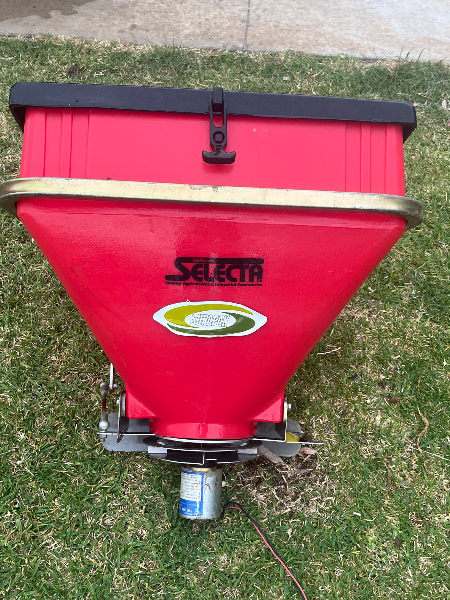 Lot 36 - SELECTA ATV SPREADER | AuctionsPlus