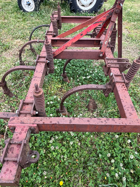 Lot 138 - GRASSLANDS 7 FOOT CHISEL PLOUGH | AuctionsPlus
