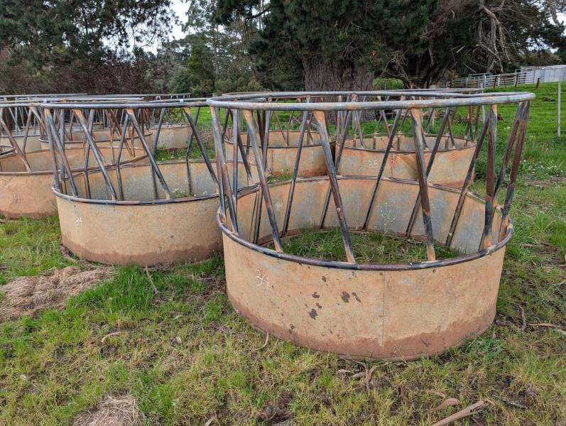 Lot 34 - 2x Hay Ring Feeders | AuctionsPlus