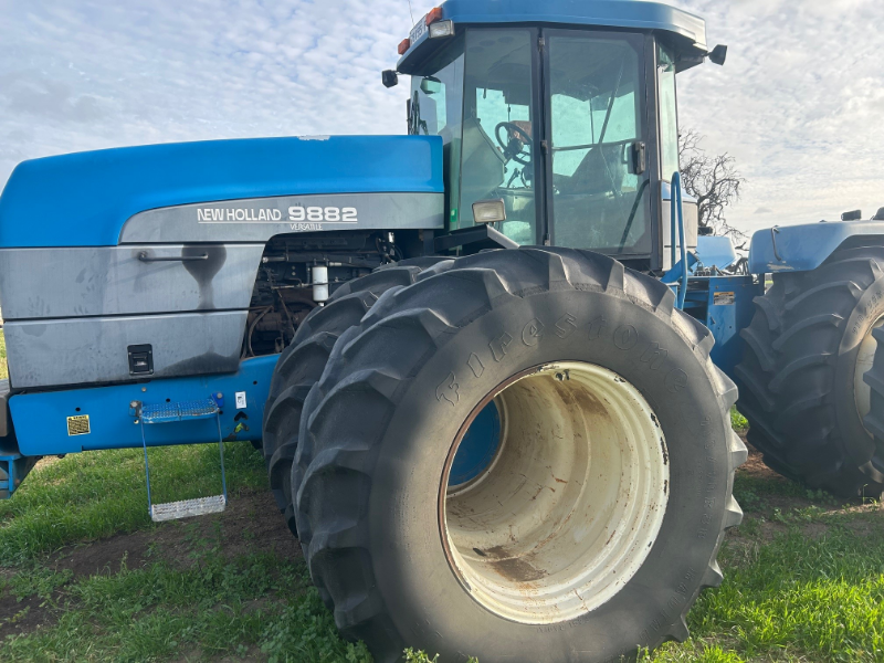 Lot 168 - New holland 9882 Versatile | AuctionsPlus