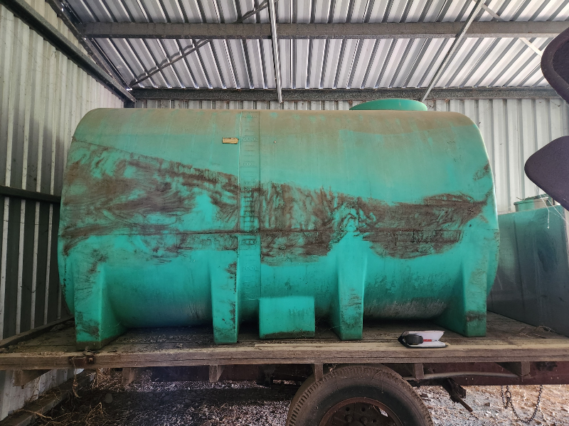Lot 52 - 8000L POLY TRUCK TANK | AuctionsPlus