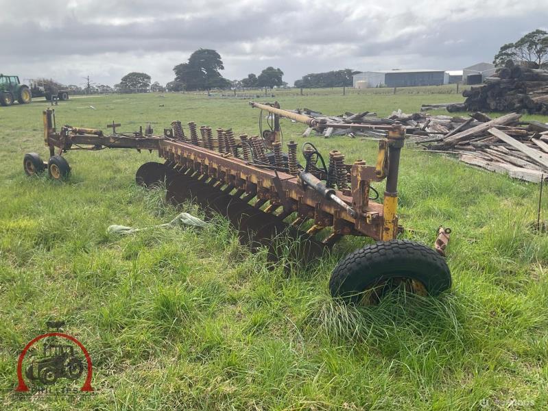 Lot 58 - Connor Shea 18 Disc Plough | AuctionsPlus