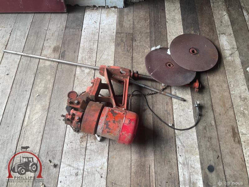 Lot 71 - Sunbeam Shearing Plant and Discs | AuctionsPlus