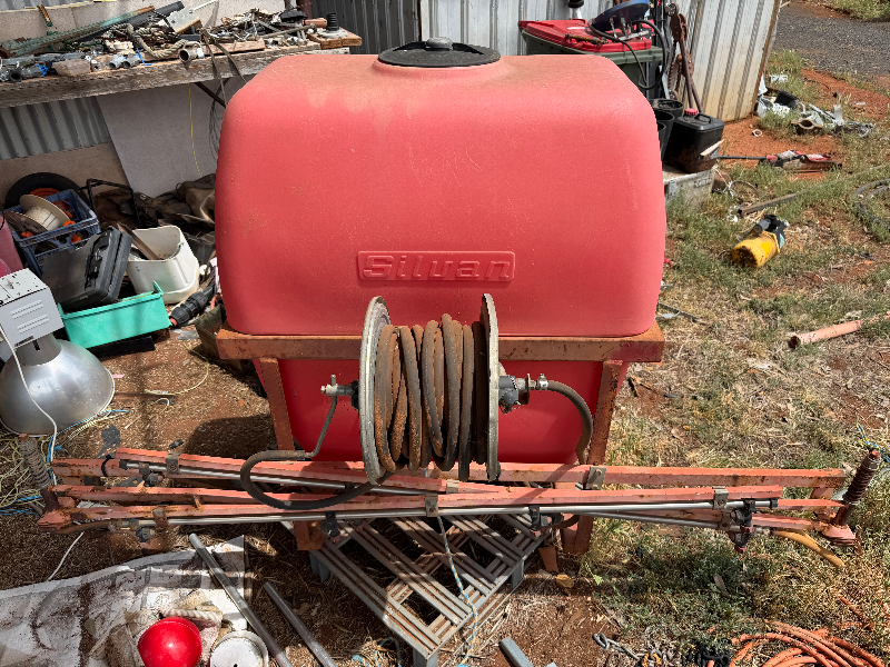 Lot 104 - Spray rig | AuctionsPlus