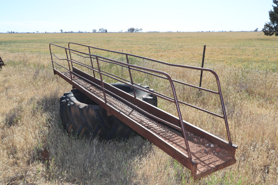 Lot 117 - Portable Loading Race - Approx 15ft | AuctionsPlus