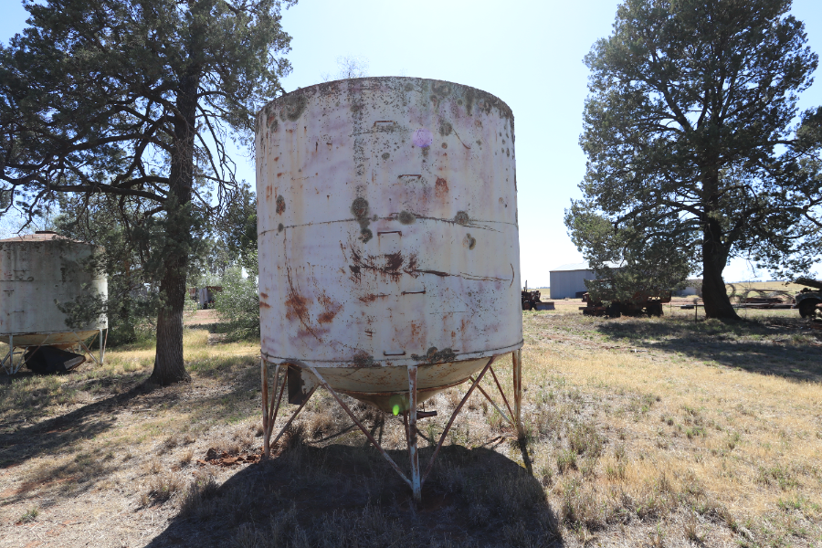 Lot 42 - Self Emptying Silo - Approx 20T | AuctionsPlus