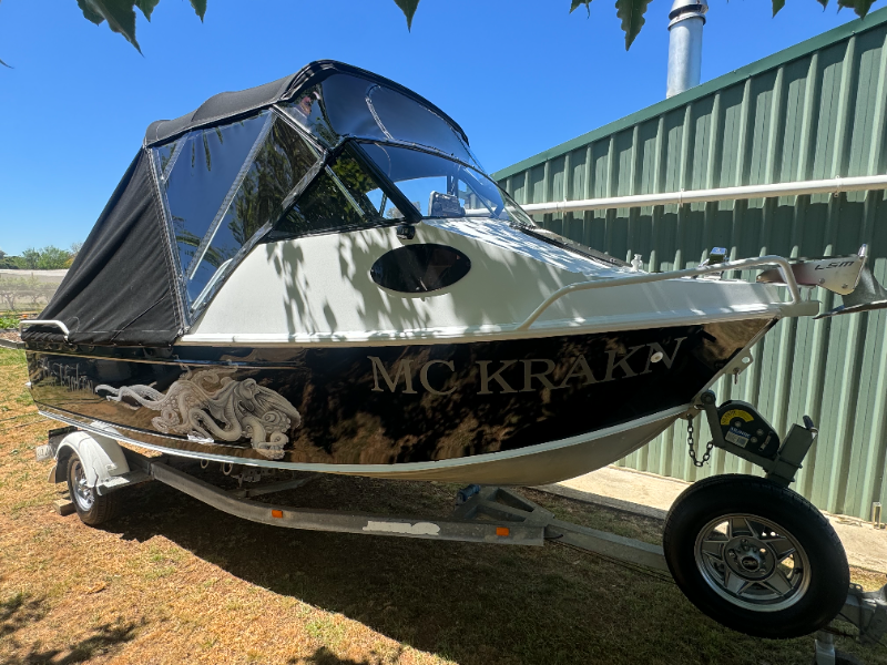 Lot 1 - Brooker 525 Cuddy Cabin Boat & Trailer | AuctionsPlus