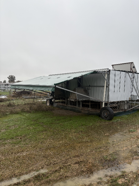 Lot 5 - Portable Chook Shed | AuctionsPlus
